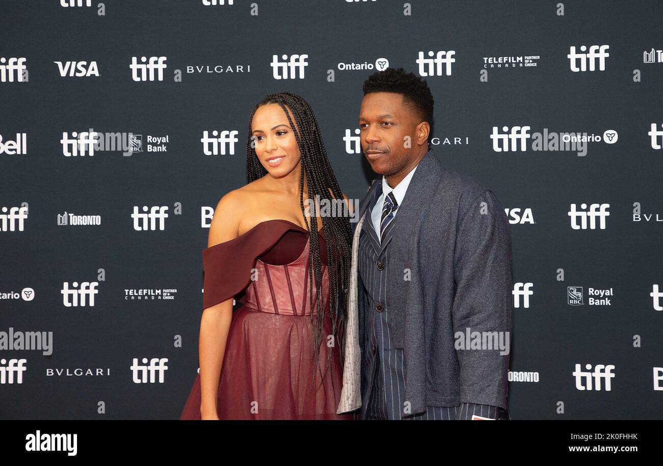 Leslie Odom Jr., Nicolette Robinson attend the "Glass Onion: A Knives ...