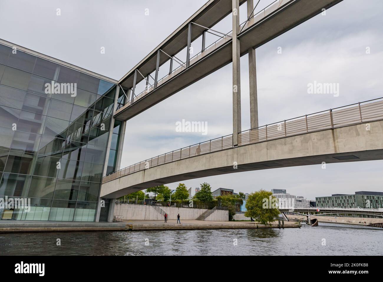 Pedestrian bridges hi-res stock photography and images - Alamy