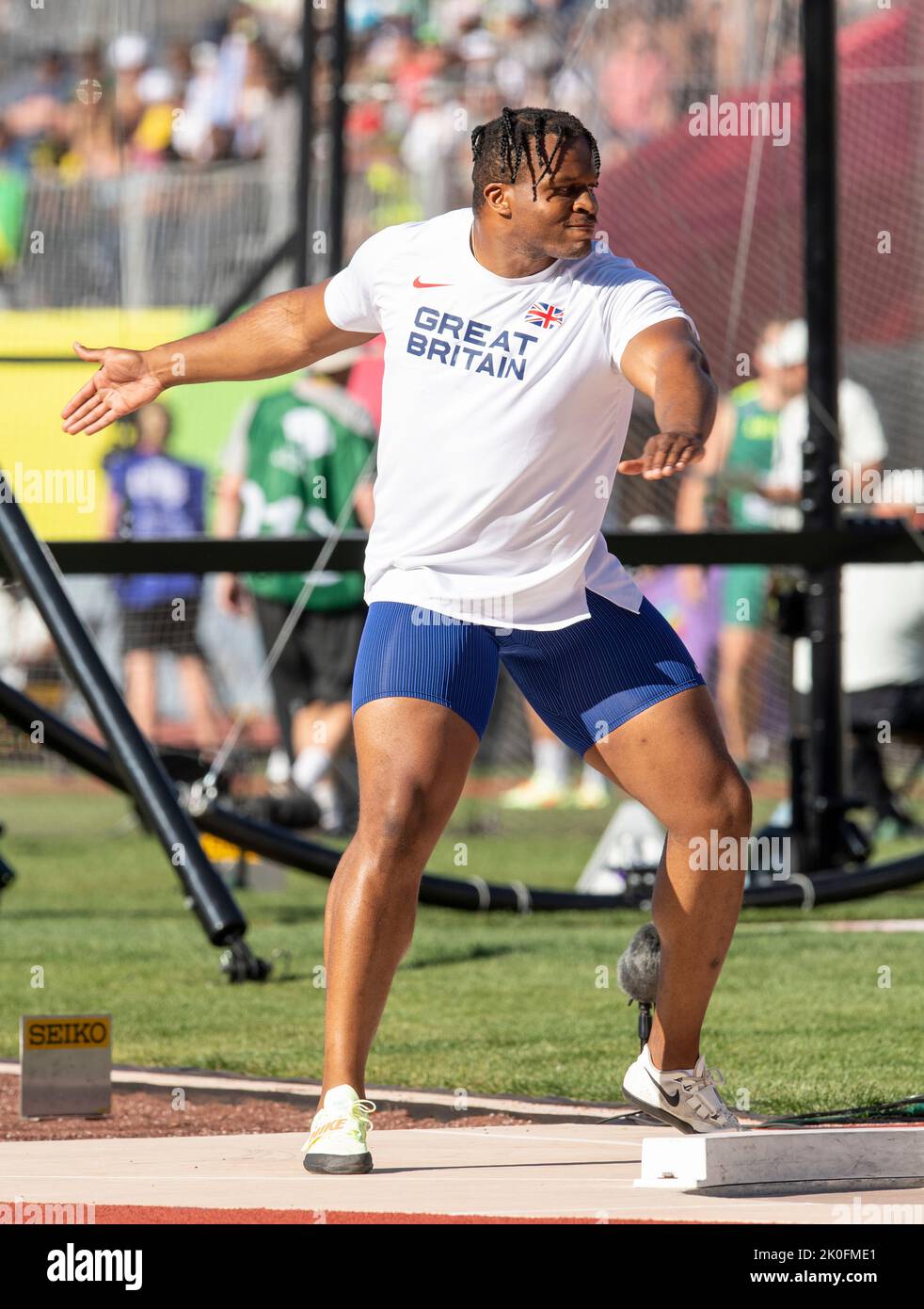 Lawrence Okoye of GB&NI competing in the men’s discus at the World ...