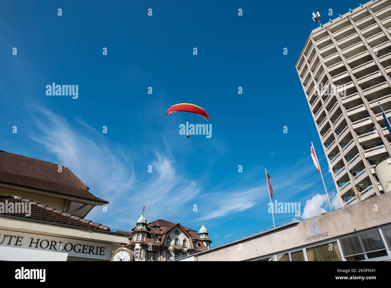 Tandem paragliding over interlaken hi-res stock photography and images ...