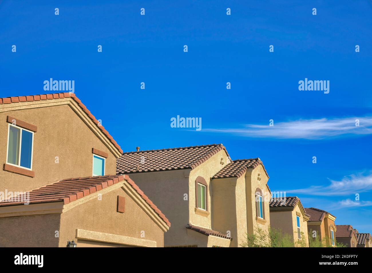 Side by side houses suburbs front view hi-res stock photography and ...