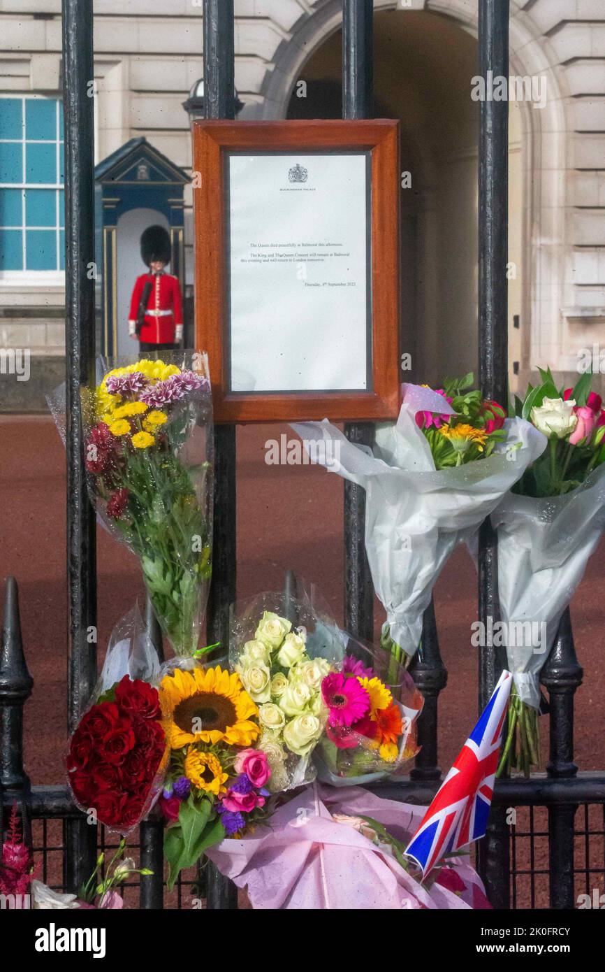 London, England, UK. 9th Sep, 2022. The notice announcing the death of ...
