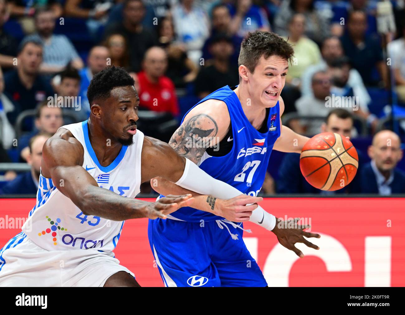 Thanasis antetokounmpo basketball hi-res stock photography and images ...