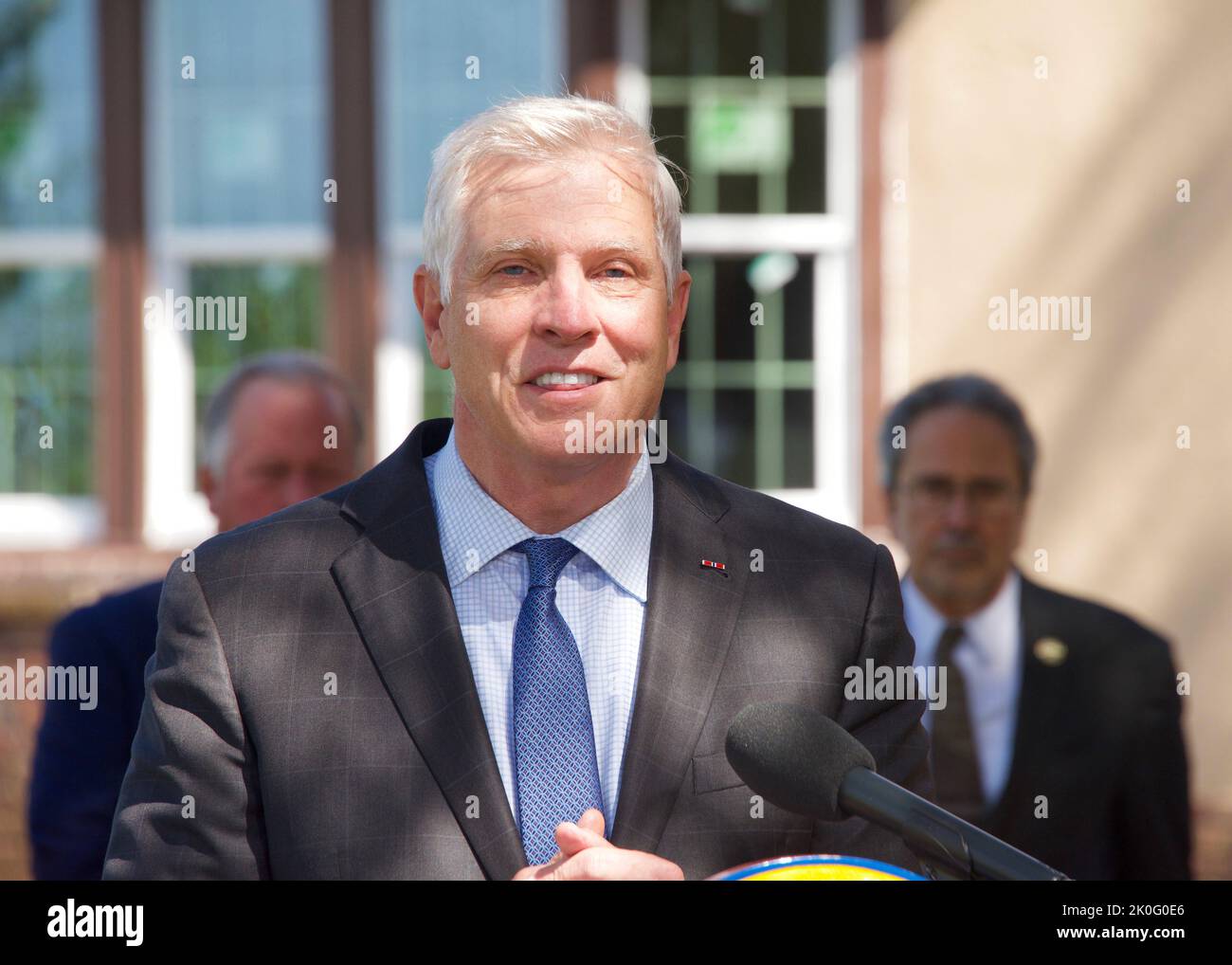 Seal of the governor of the state of ca hi-res stock photography and ...