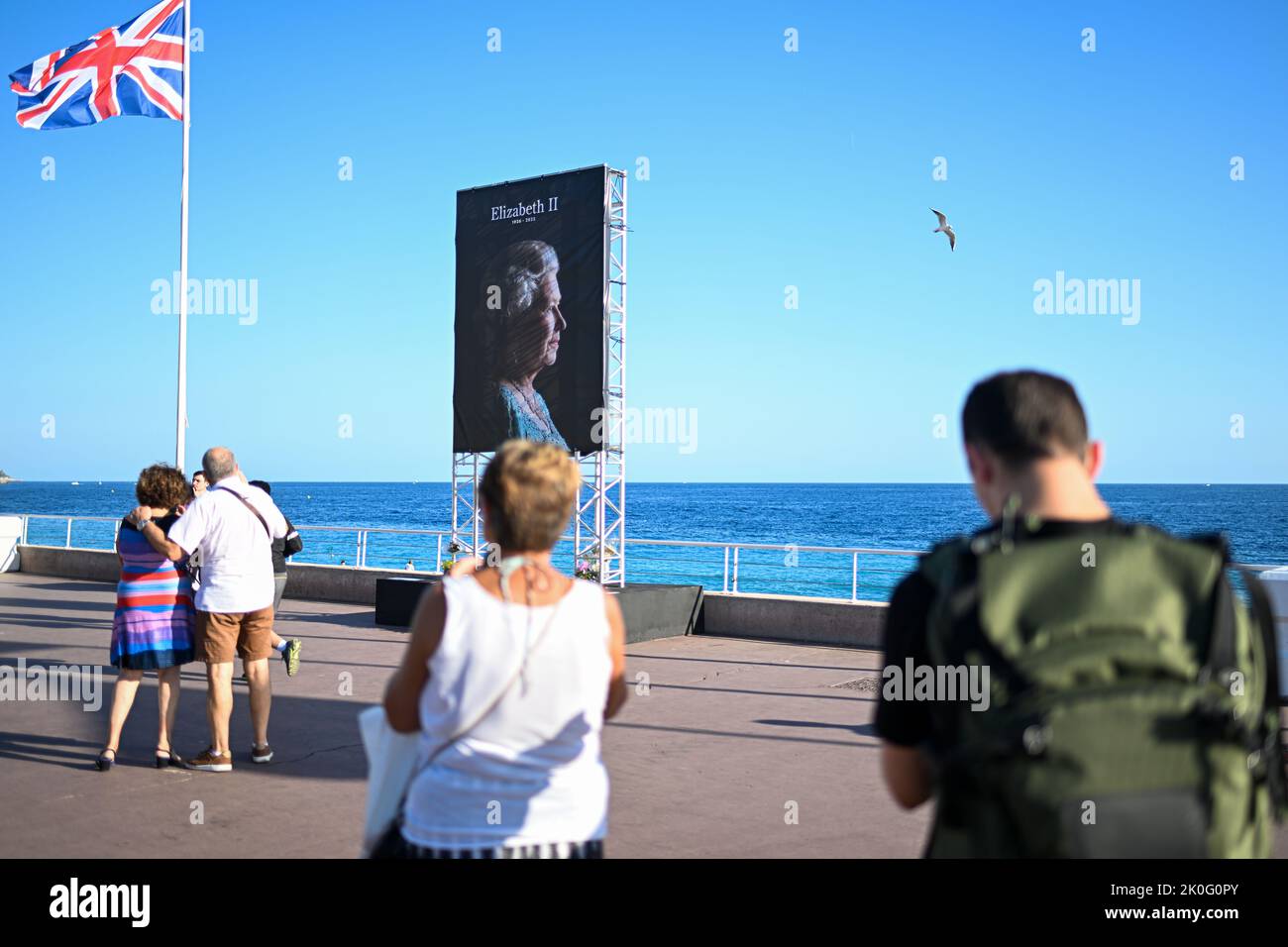 Tribute to Queen Elizabeth II at the promenade des Anglais in Nice ...