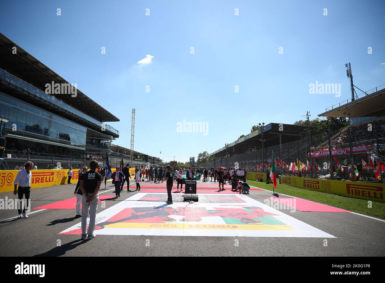 Formula 1 2022 starting grid hi-res stock photography and images - Alamy