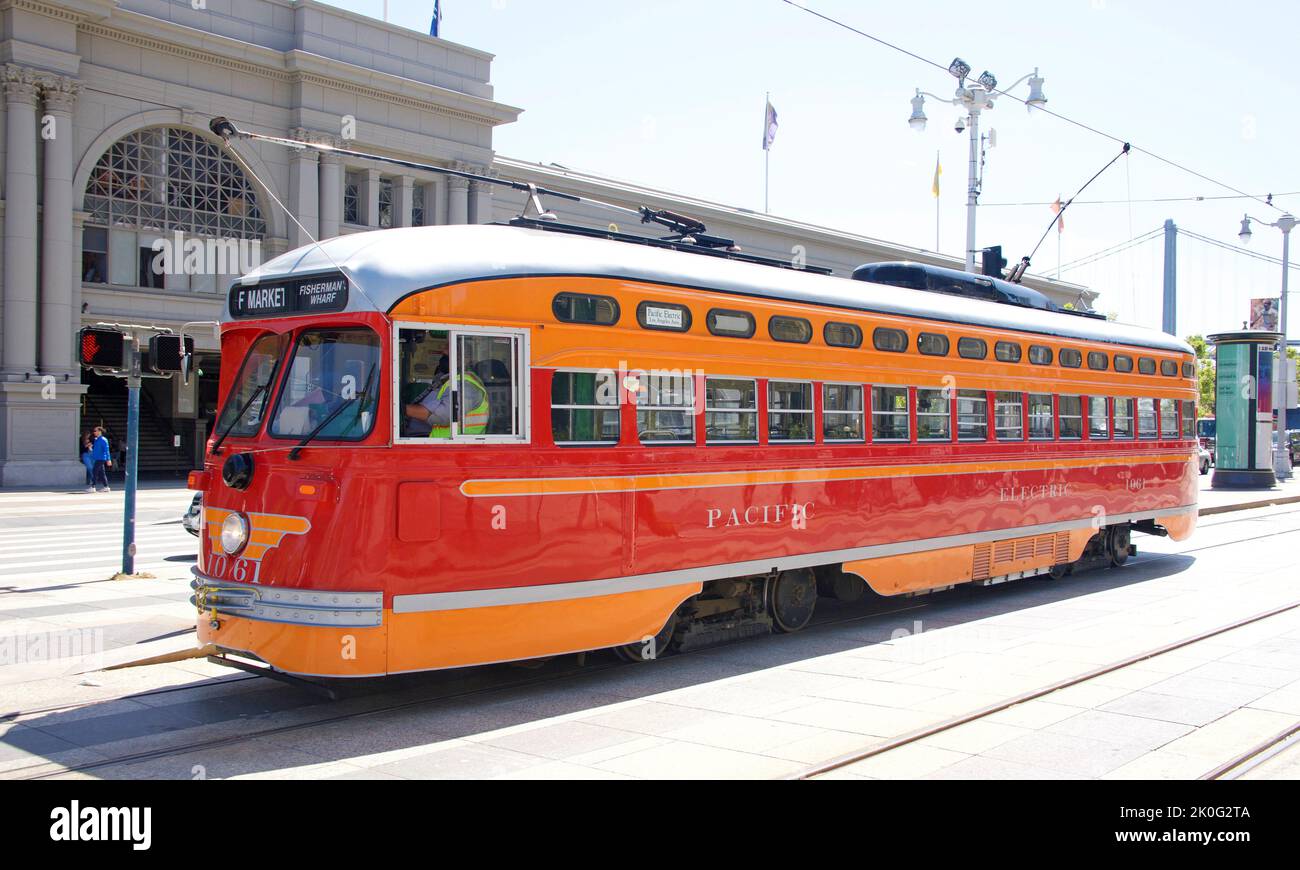 San Francisco, CA - Jan 23, 2022: Muni Bus on Market and Big Bus Tours ...