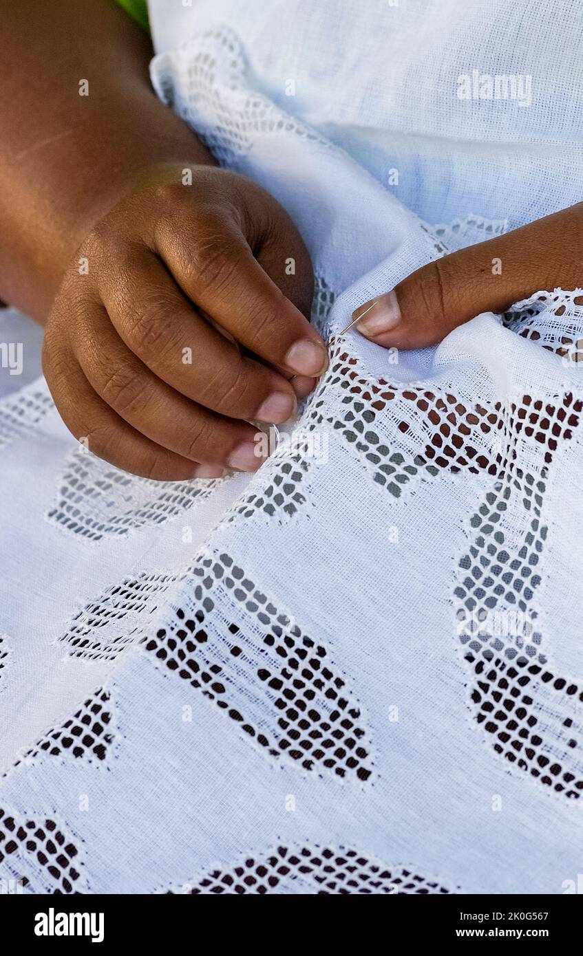 Handmade brazilian renaissance lace. Craftsman hands in close-up ...