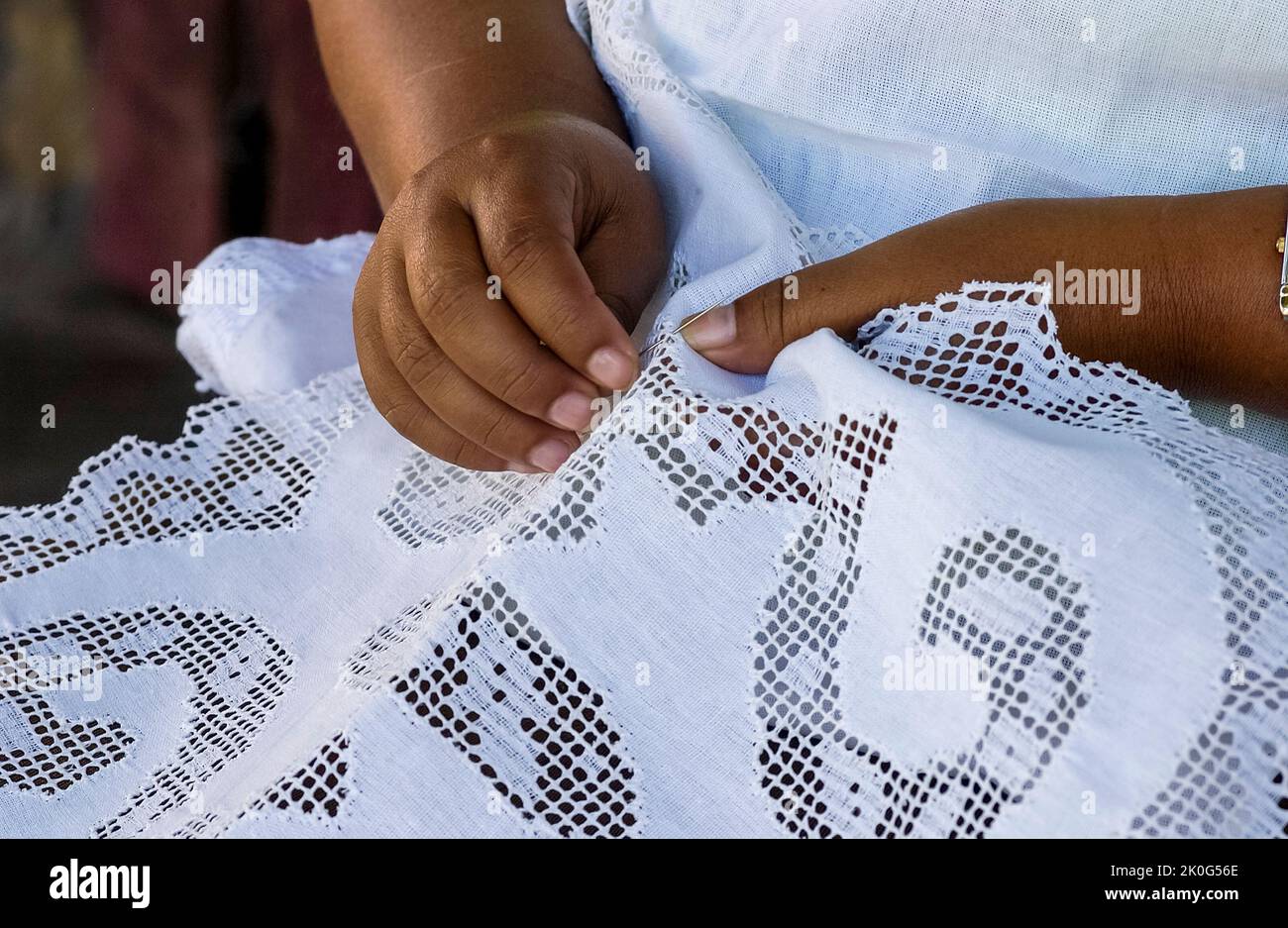 Handmade brazilian renaissance lace. Craftsman hands in close-up ...