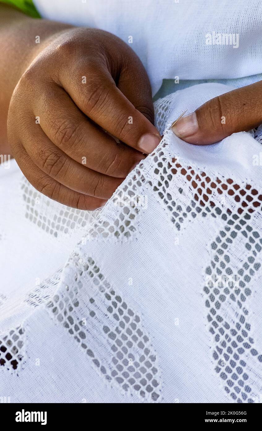 Handmade brazilian renaissance lace. Craftsman hands in close-up ...