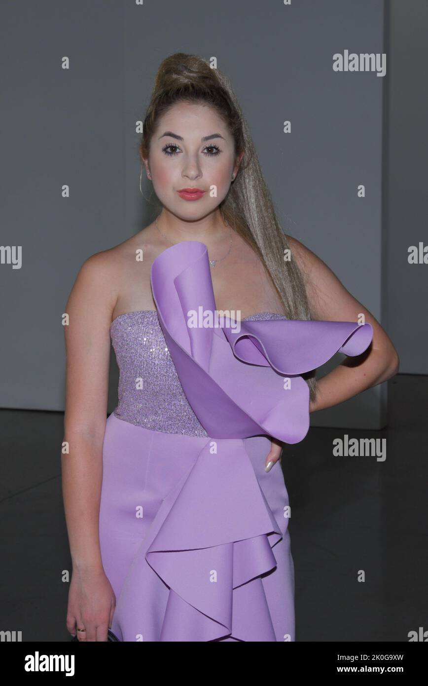 Carrie Berk attends the Badgley Mischka Spring 2023 Runway Show at ...