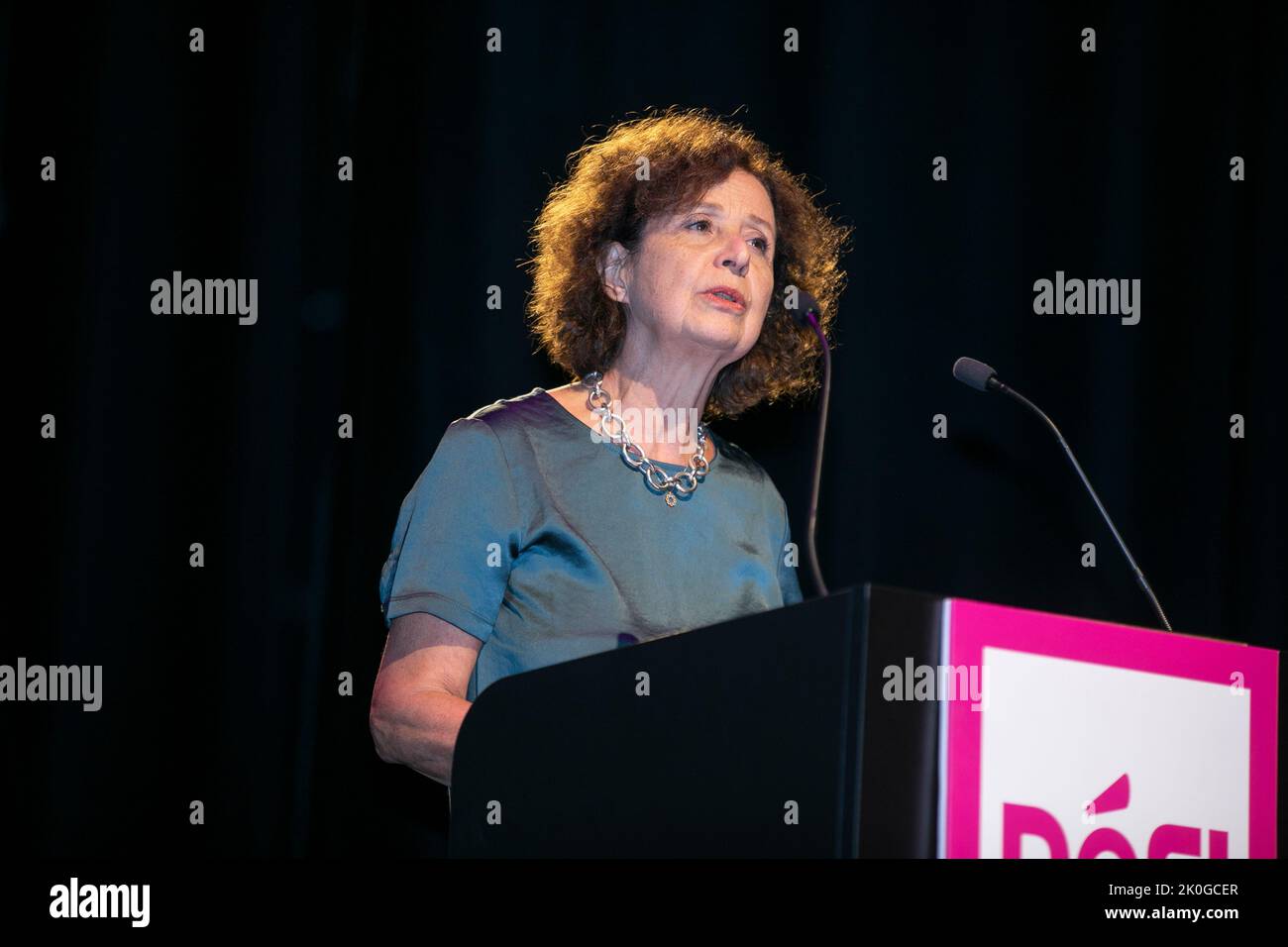 Defis hi-res stock photography and images - Alamy