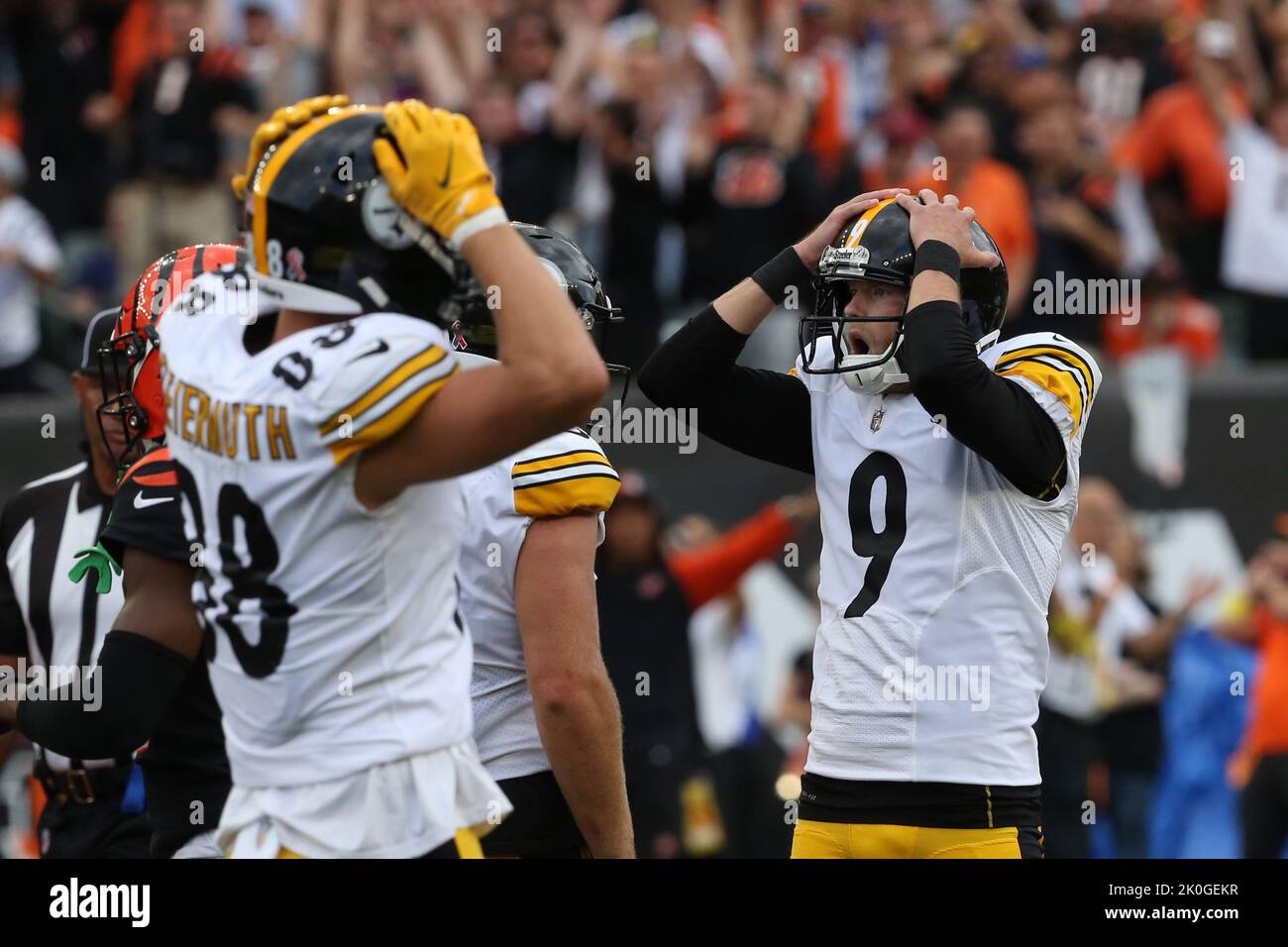 Cincinnati, United States. 11th Sep, 2022. Pittsburgh Steeles kicker ...