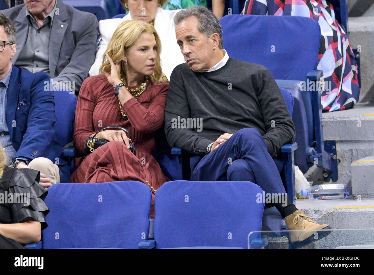 New York, USA. 11th Sep, 2022. Jessica and Jerry Seinfeld watch the US ...