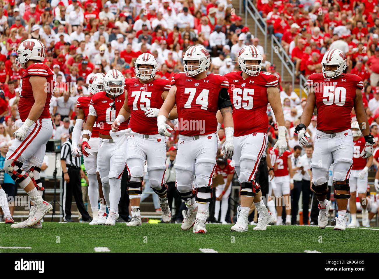 Madison, WI, USA. 10th Sep, 2022. The Wisconsin Badgers - offensive ...