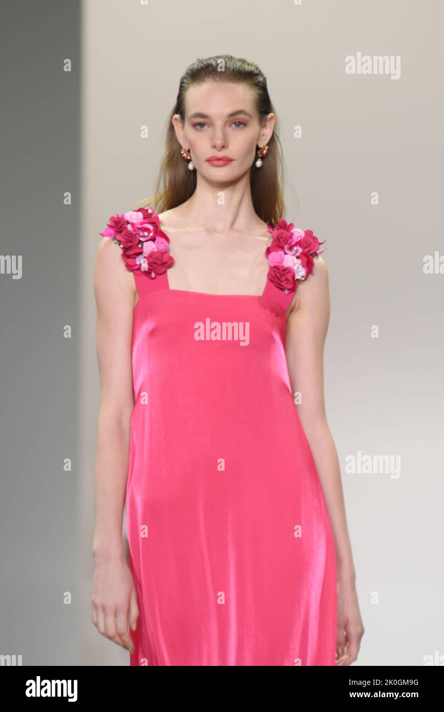 A model walks the runway at the Badgley Mischka Spring 2023 Runway Show ...