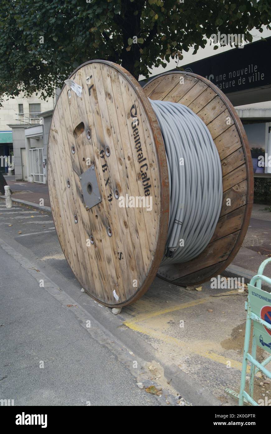 TRES GRAND TOURET DE CABLE,BOURGE LA REINE,HAUTS DE SEINE,FRANCE Stock ...