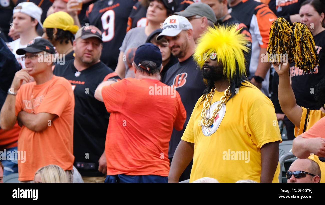 Paycor stadium fans hi-res stock photography and images - Alamy