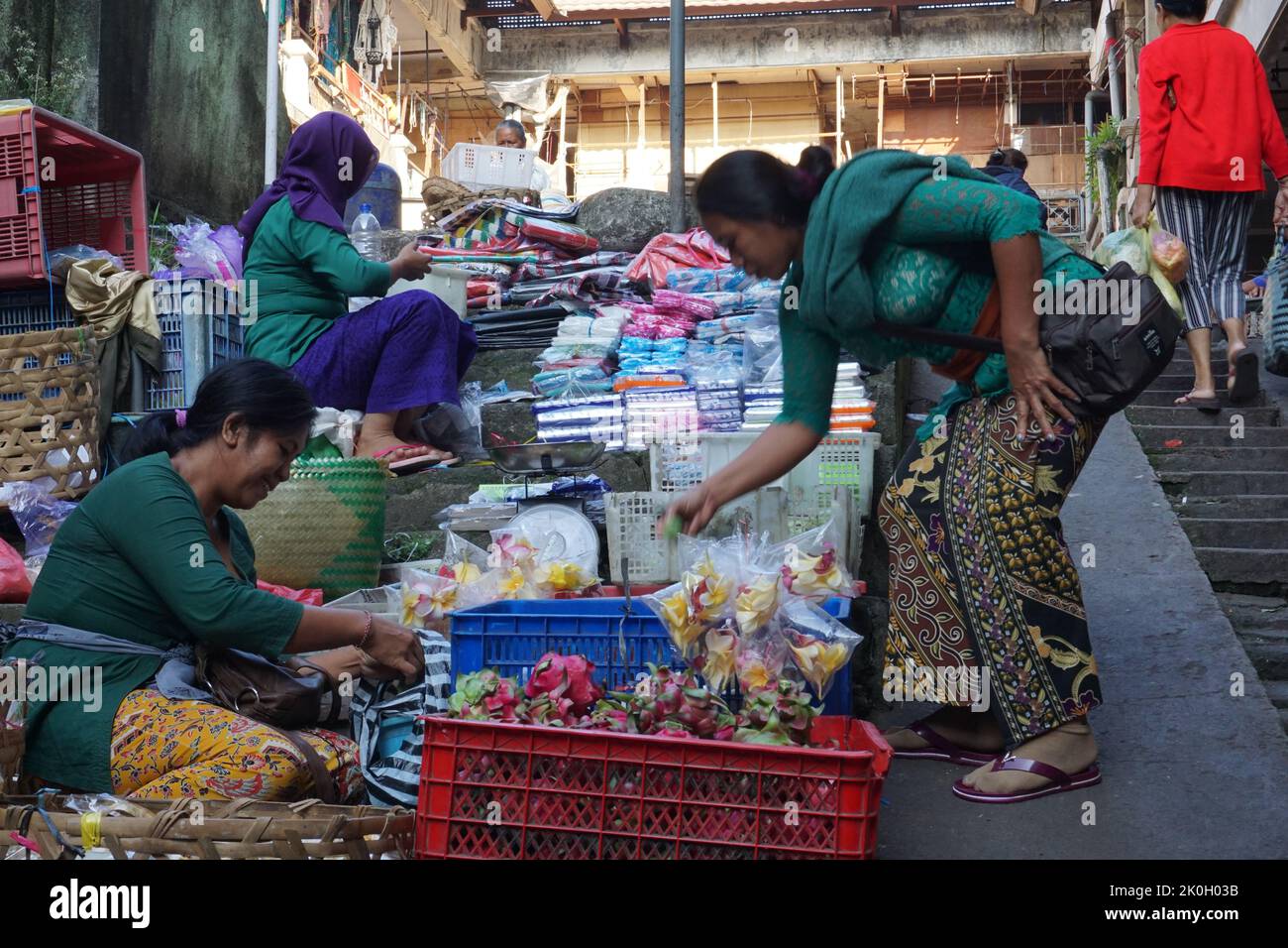 Balinese traditional market hi-res stock photography and images - Alamy