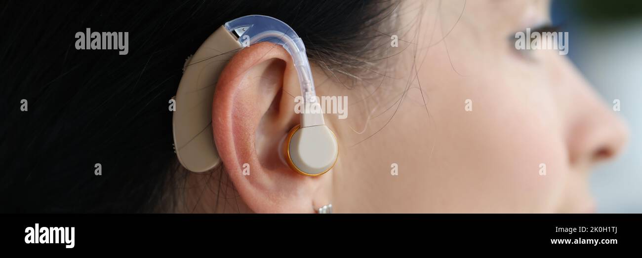 Hearing loss audiologist doctor hi-res stock photography and images - Alamy