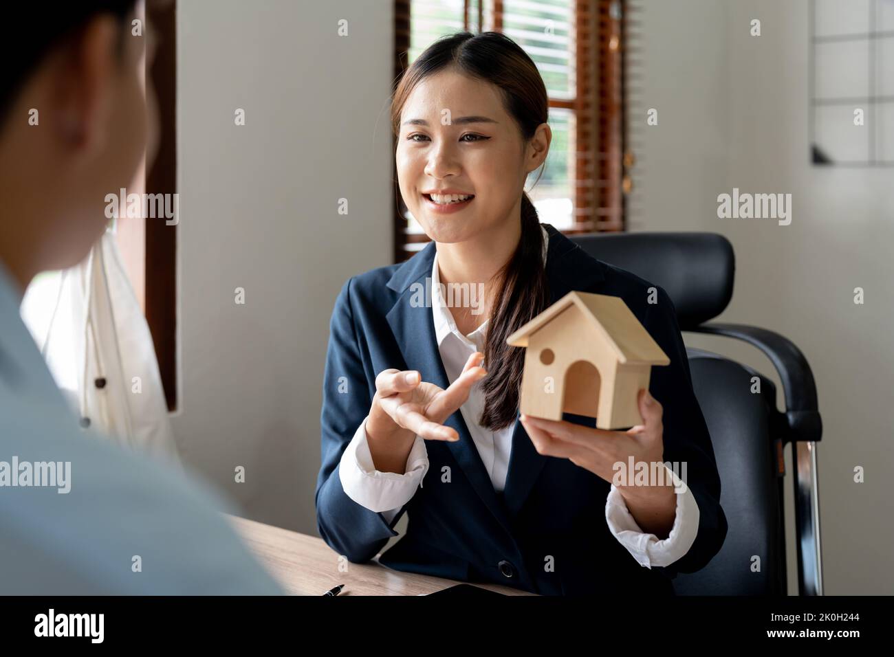 Client buyer hi-res stock photography and images - Alamy