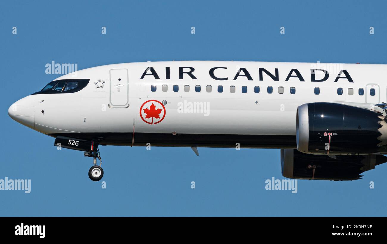 Air canada boeing 737 max 8 hi-res stock photography and images - Alamy