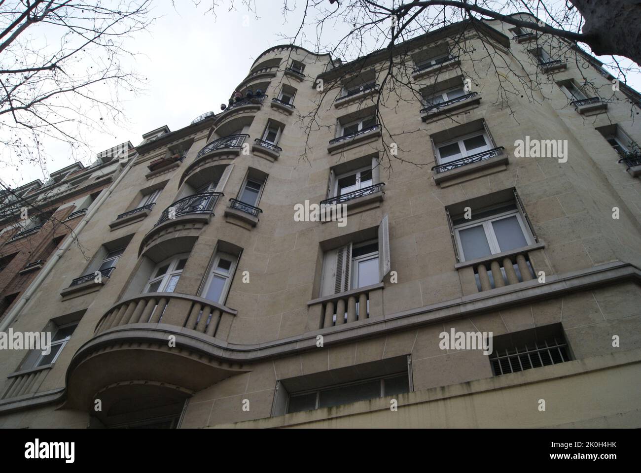 Batiment parisien hi-res stock photography and images - Alamy