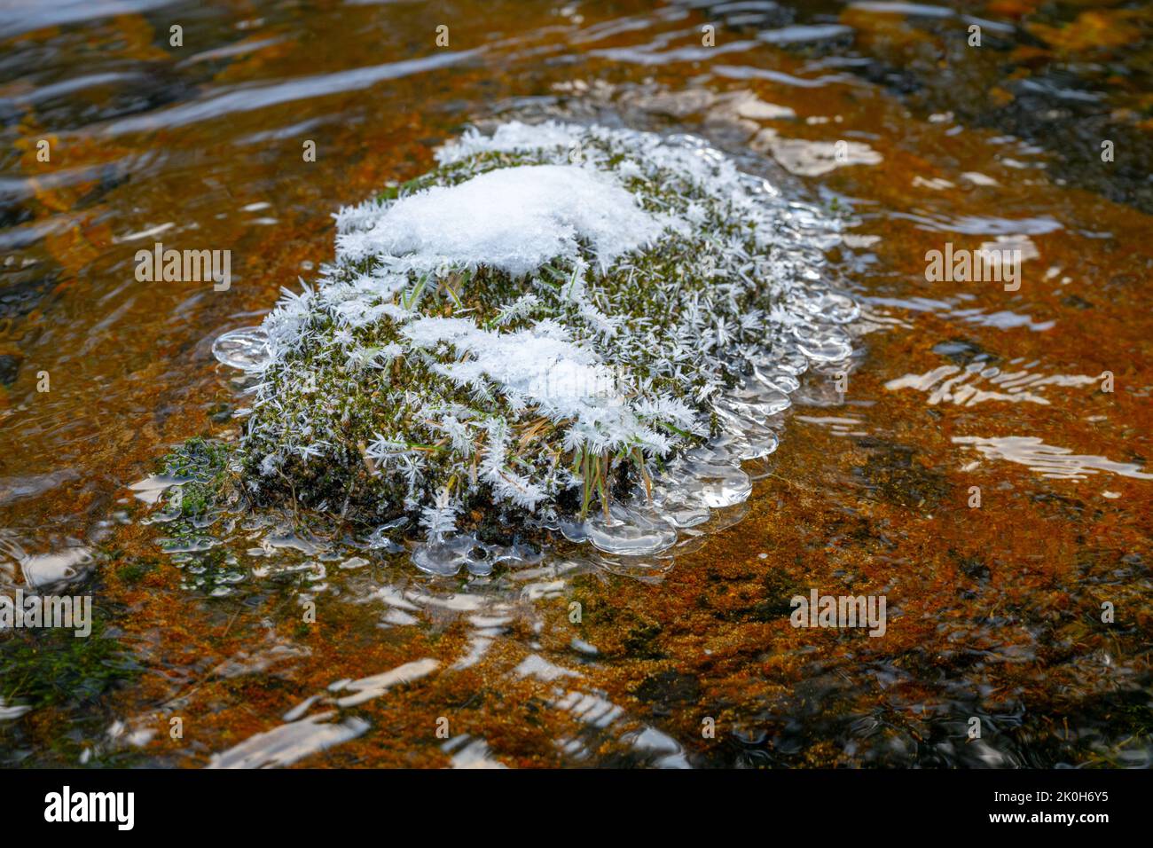 Mountain stream close up crystal hi-res stock photography and images ...