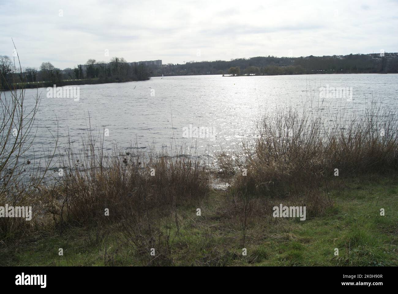 LE LAC DE VIRY CHATILLON,ESSONE,FRANCE Stock Photo - Alamy
