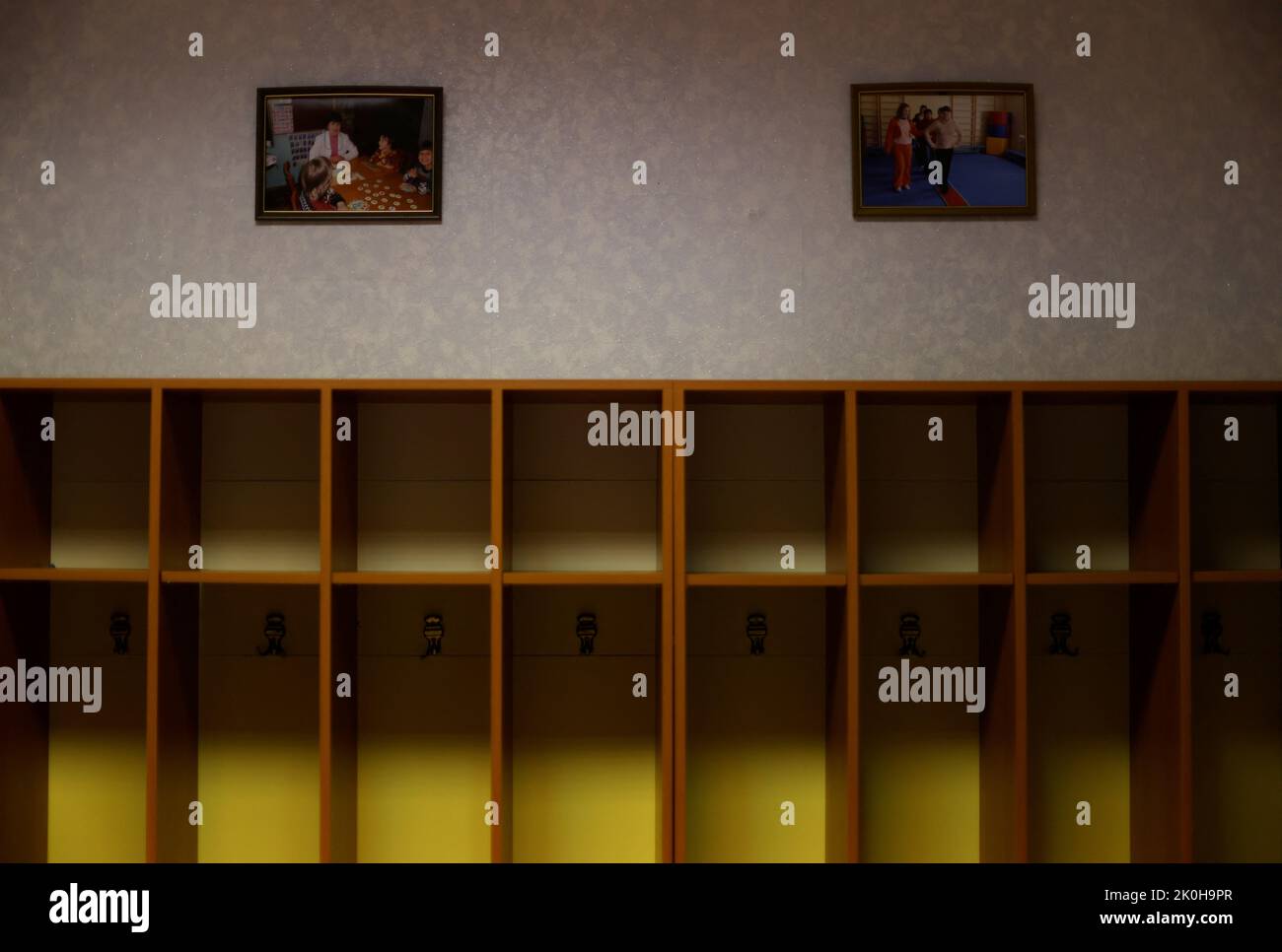 Special needs children classroom hi-res stock photography and images ...