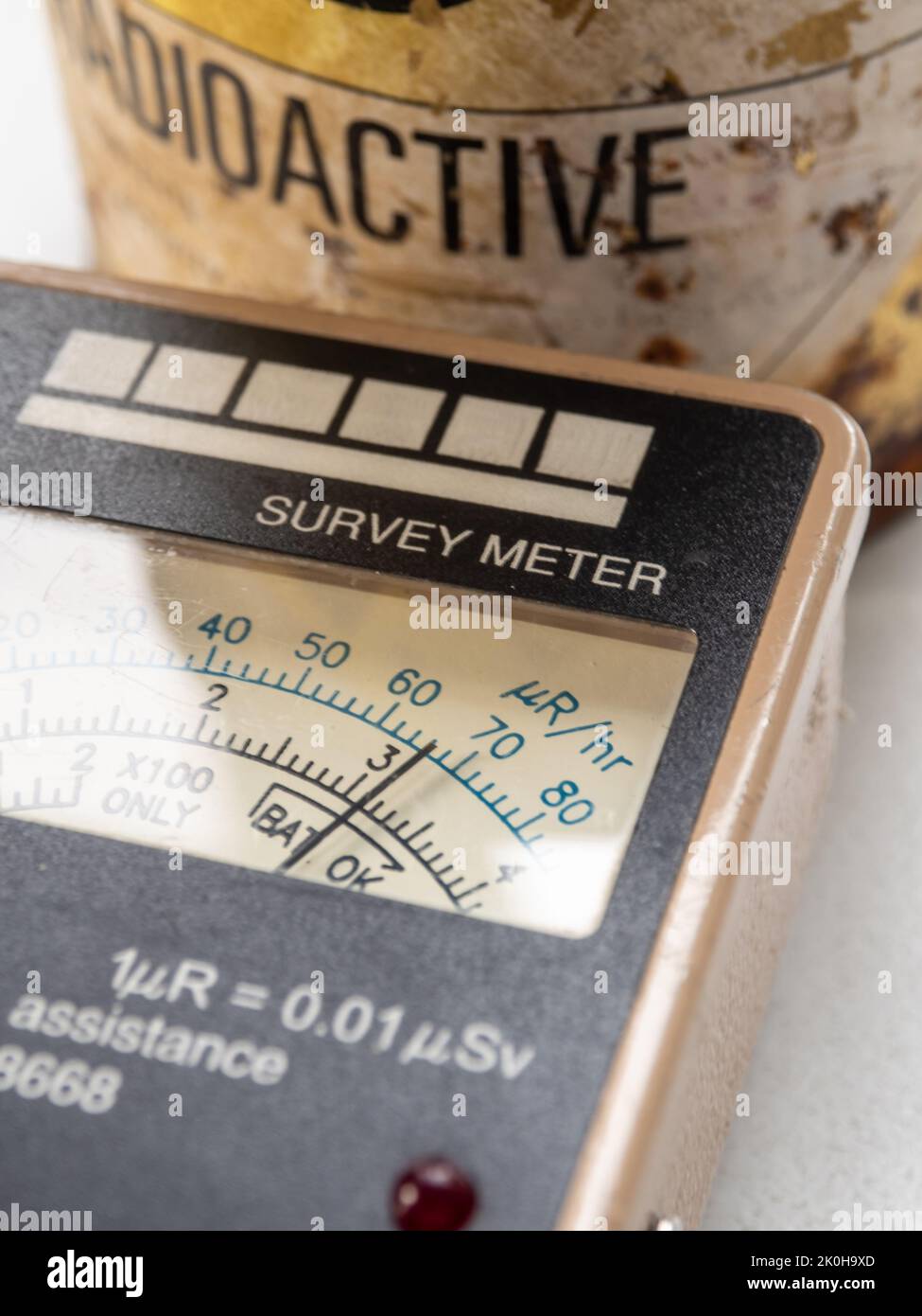 milliRoentgen per hour (mR/hr) and microRoentgen per hour (uR/hr)scale ...