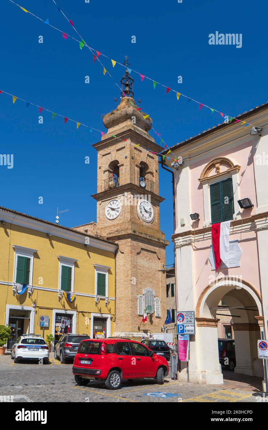 Piazza della Liberta’ square, Old Town, Civic Tower, Pollenza, Marche ...