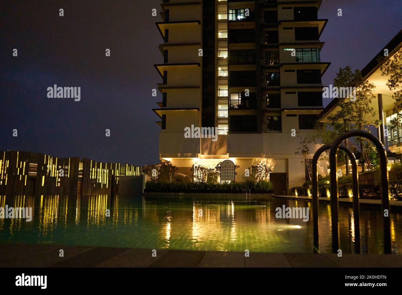 Exterior of modern condominium complex with swimming pool Stock Photo ...