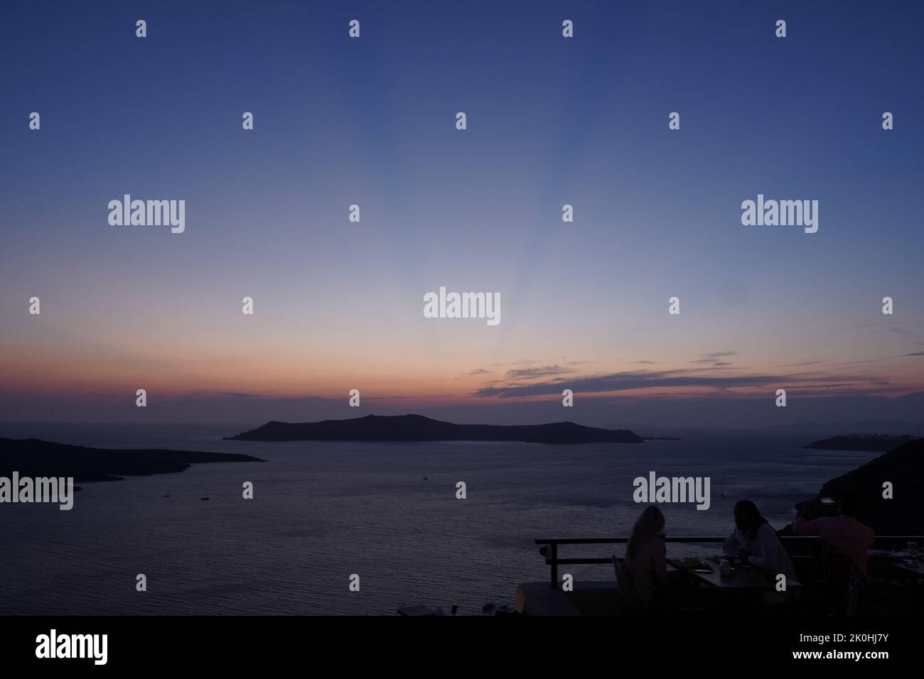 A beautiful sunset seen through the horizon of the sea Stock Photo - Alamy