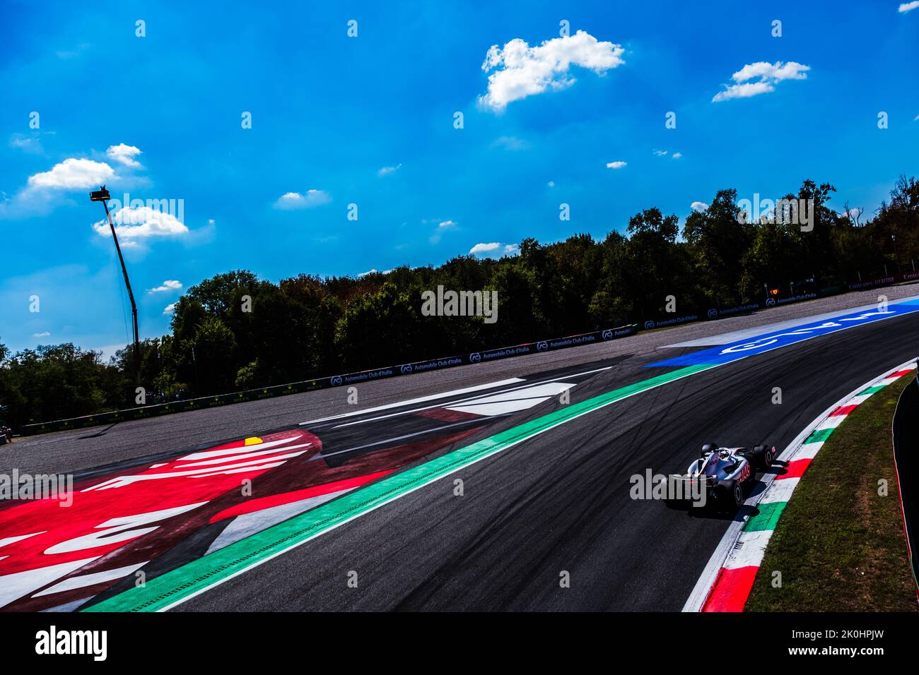 Monza f1 2022 finish hi-res stock photography and images - Alamy
