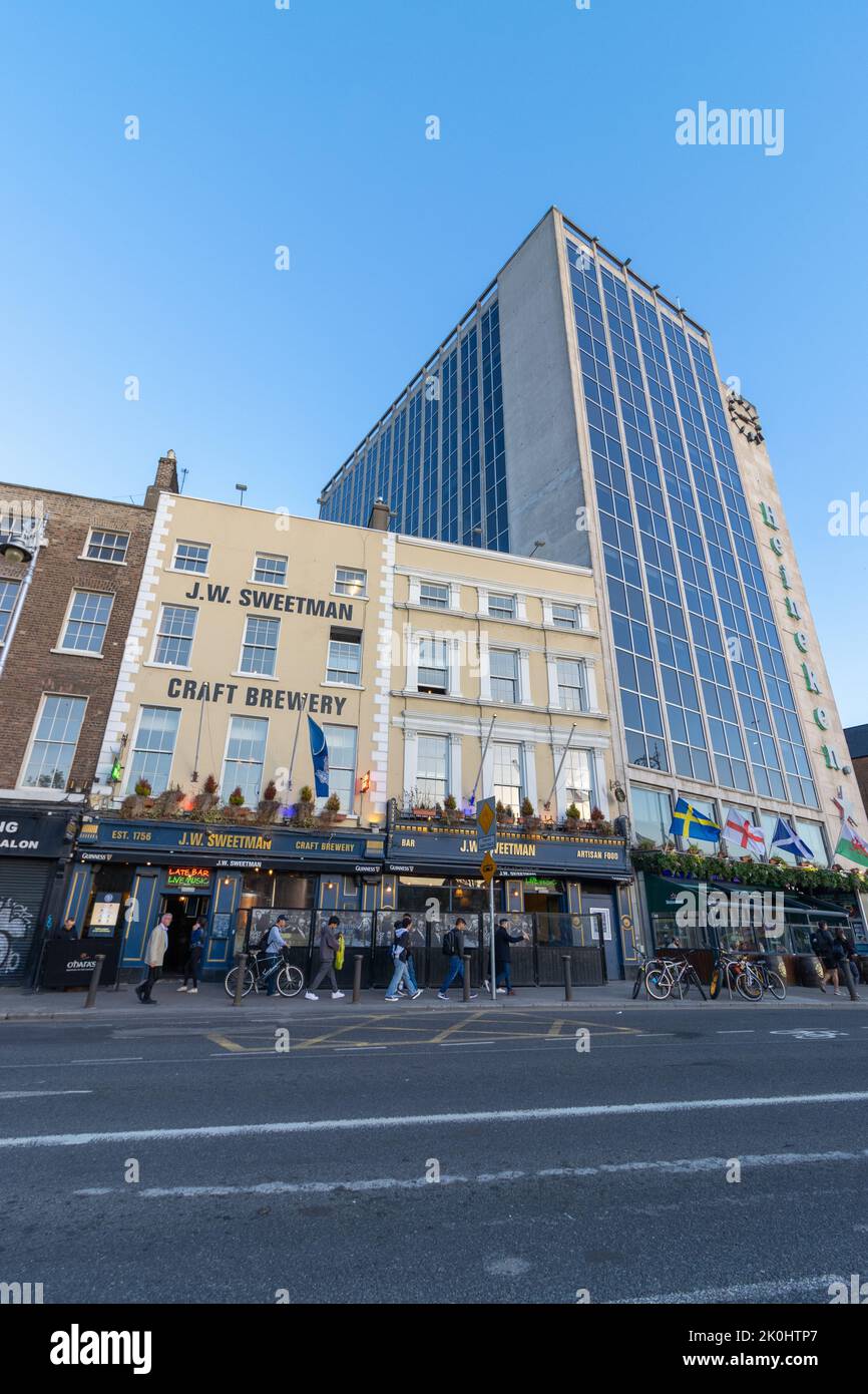 A sunny afternoon in Dublin, J.W. Sweetman pub and O'Connell Bridge ...