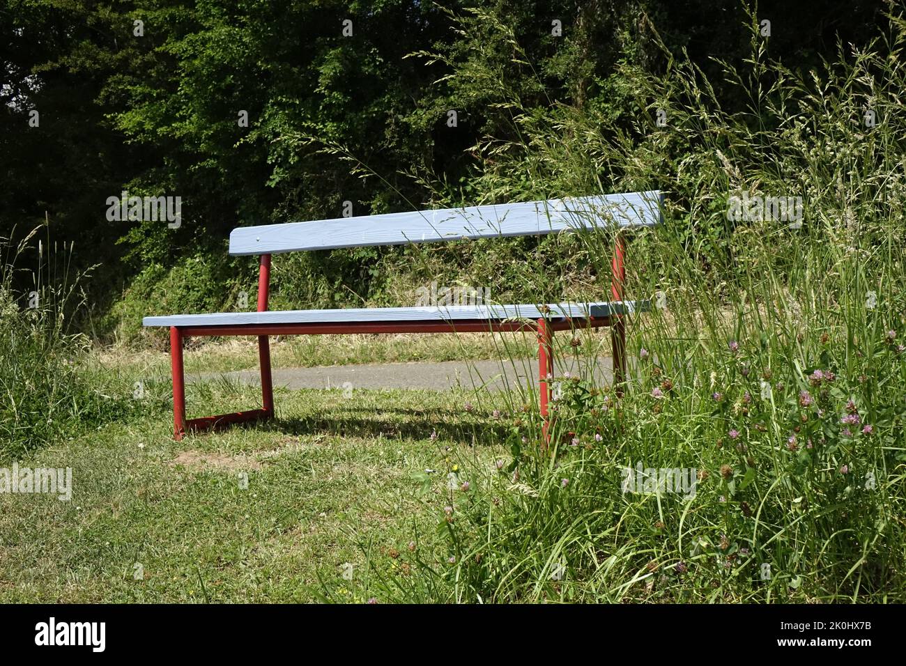Bench painted red white and blue hi-res stock photography and images ...