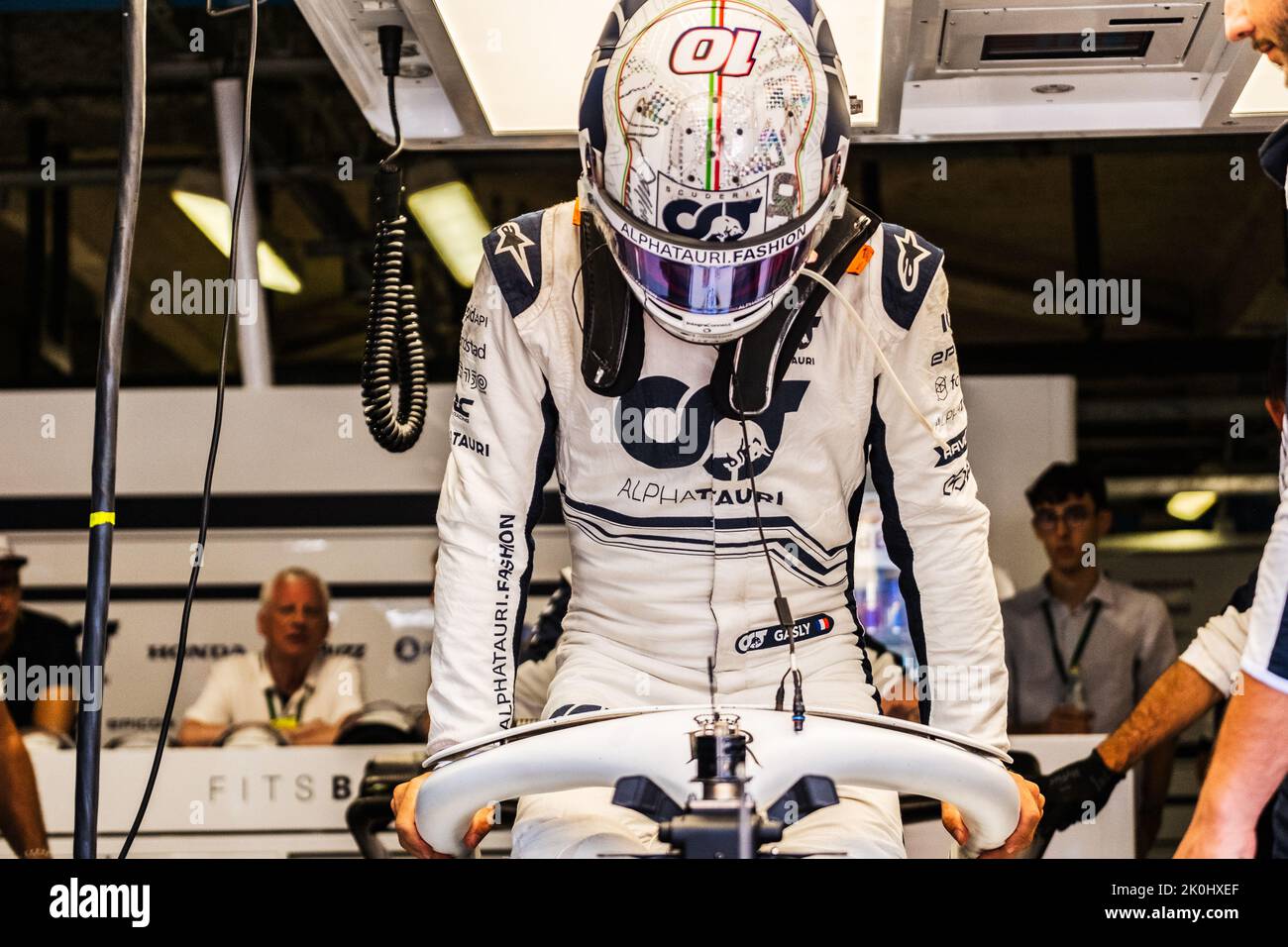 Honda ra620 engine hi-res stock photography and images - Alamy