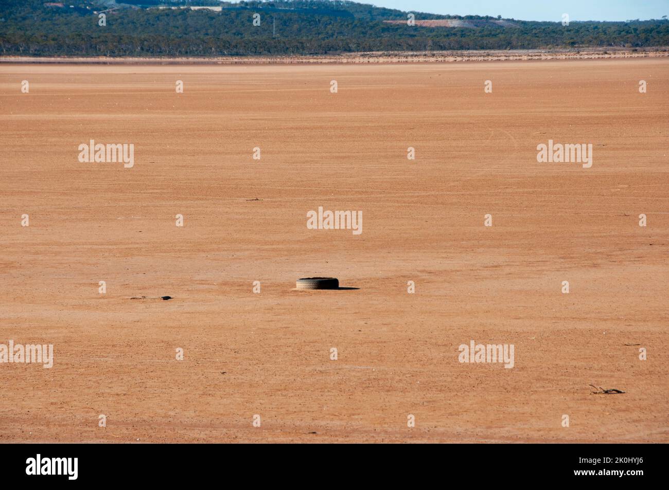 Dry Season of Lake Cowan - Western Australia Stock Photo - Alamy