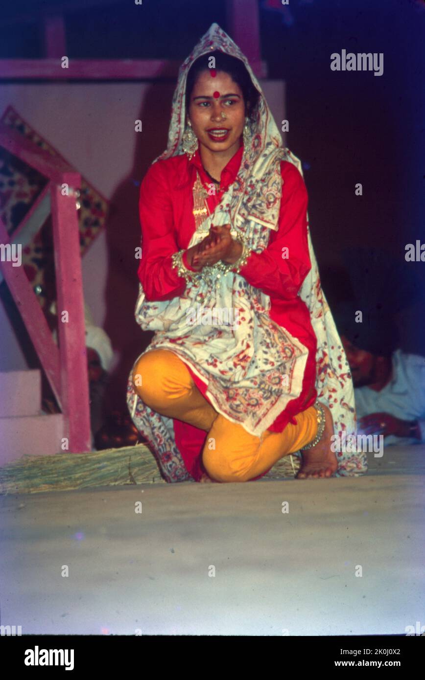 Folk Dance, Himachal Pradesh Stock Photo - Alamy