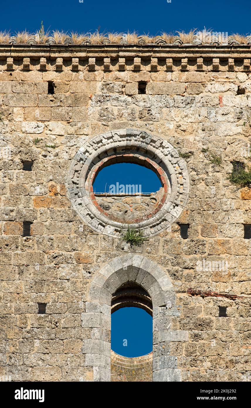 Triple lancet windows hi-res stock photography and images - Alamy