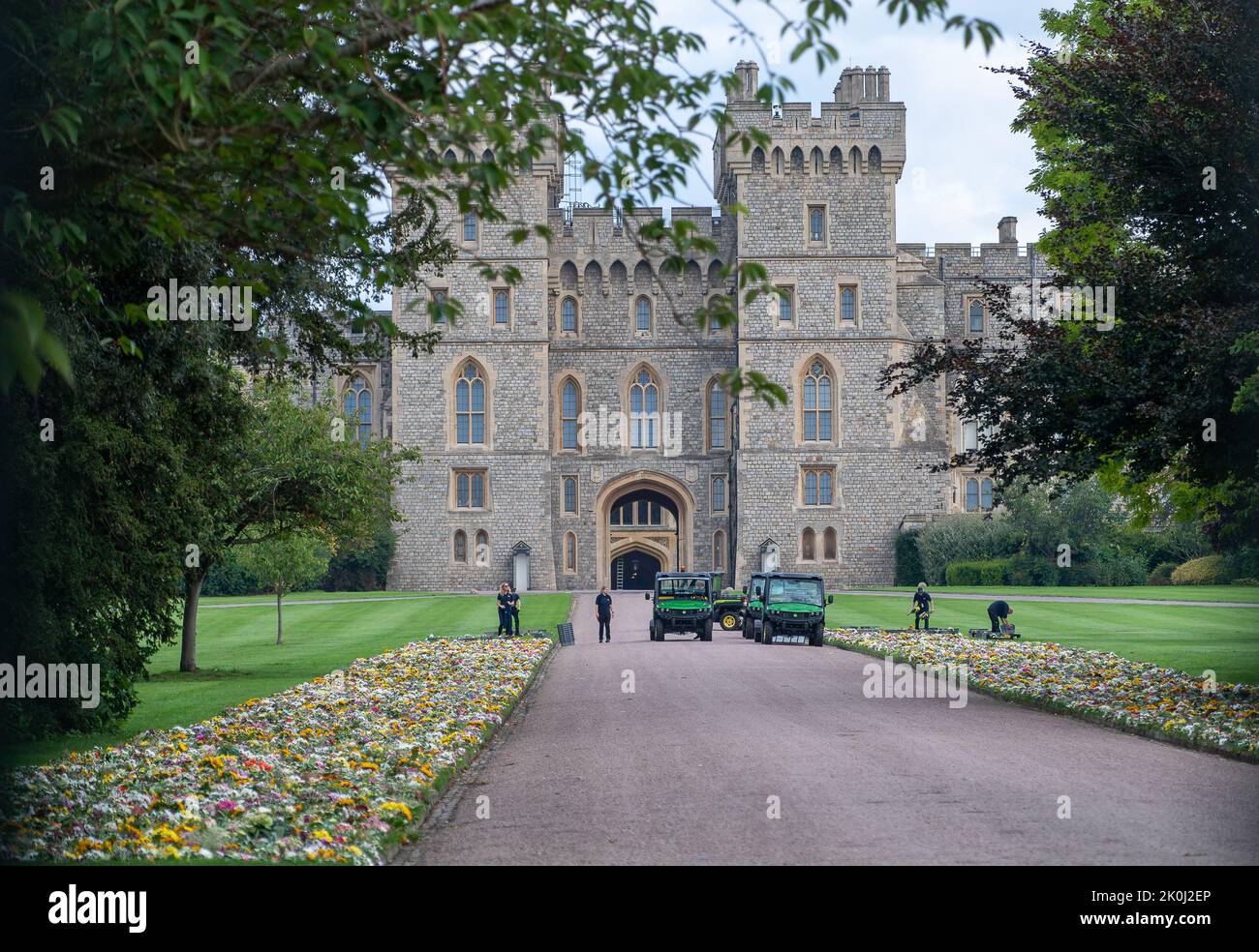 Windsor, Berkshire, UK. 12th September, 2022. Gardeners from the Crown ...