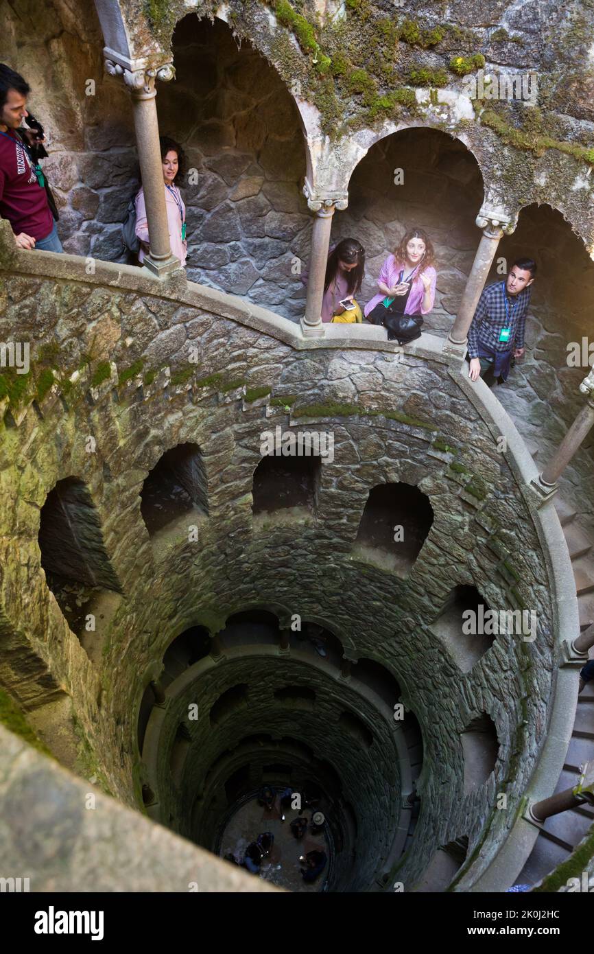 Top down view of Initiation well in Quinta da Regaleira Stock Photo - Alamy