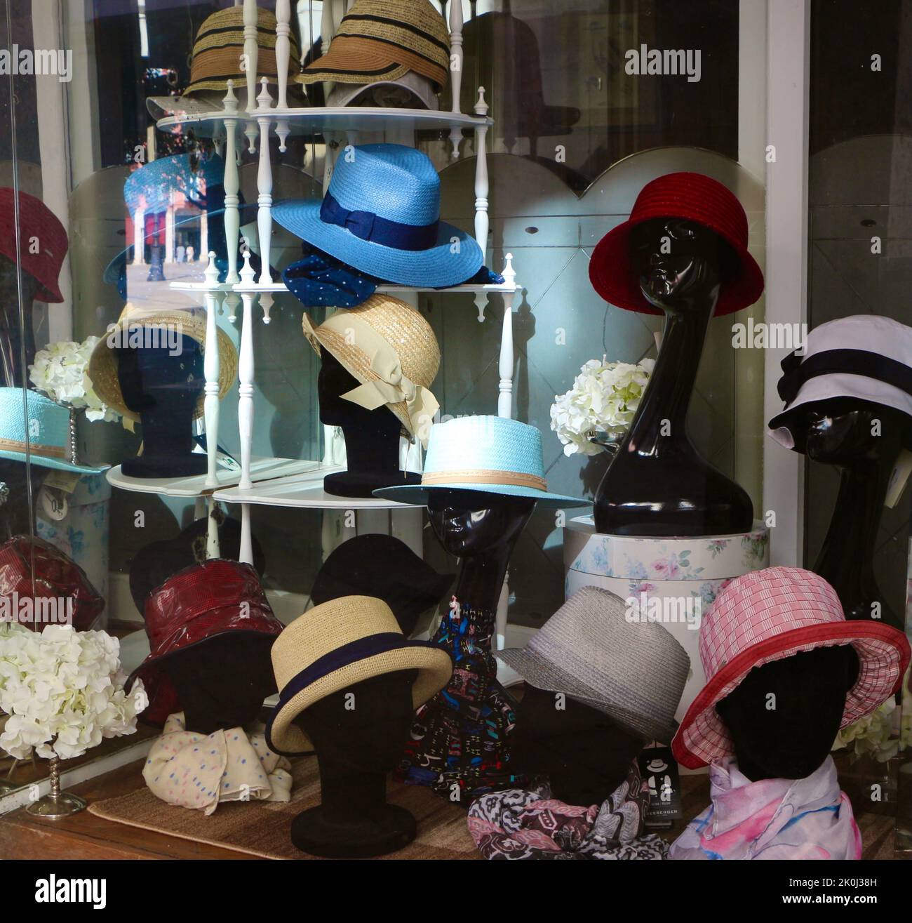 Milliner shop hi-res stock photography and images - Alamy