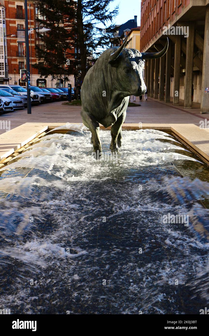 Estatua del toro hi-res stock photography and images - Alamy