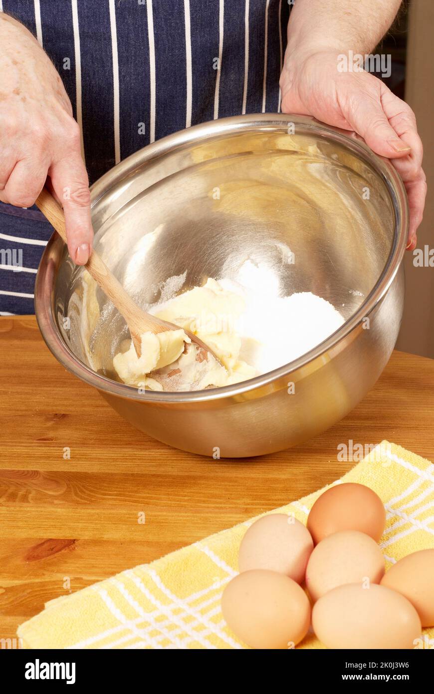 Mixing cake mixture hi-res stock photography and images - Alamy