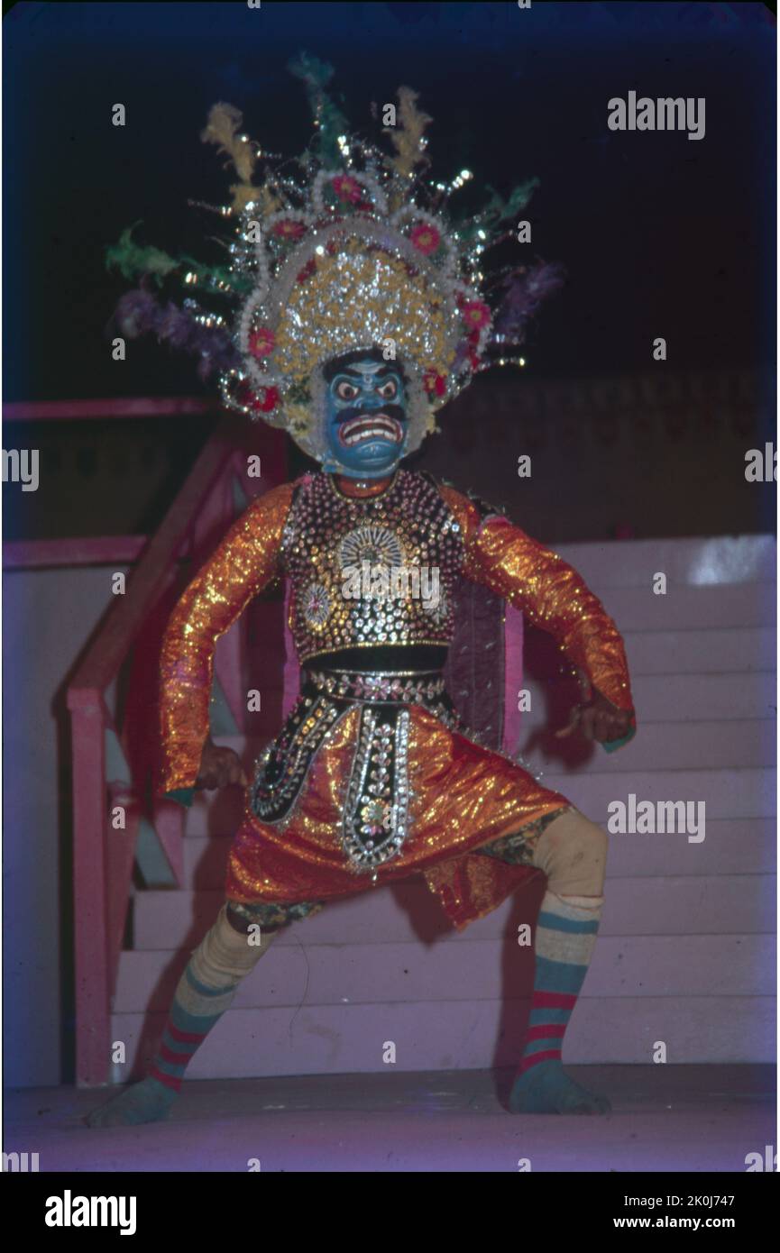 Chhau folk dance hi-res stock photography and images - Alamy