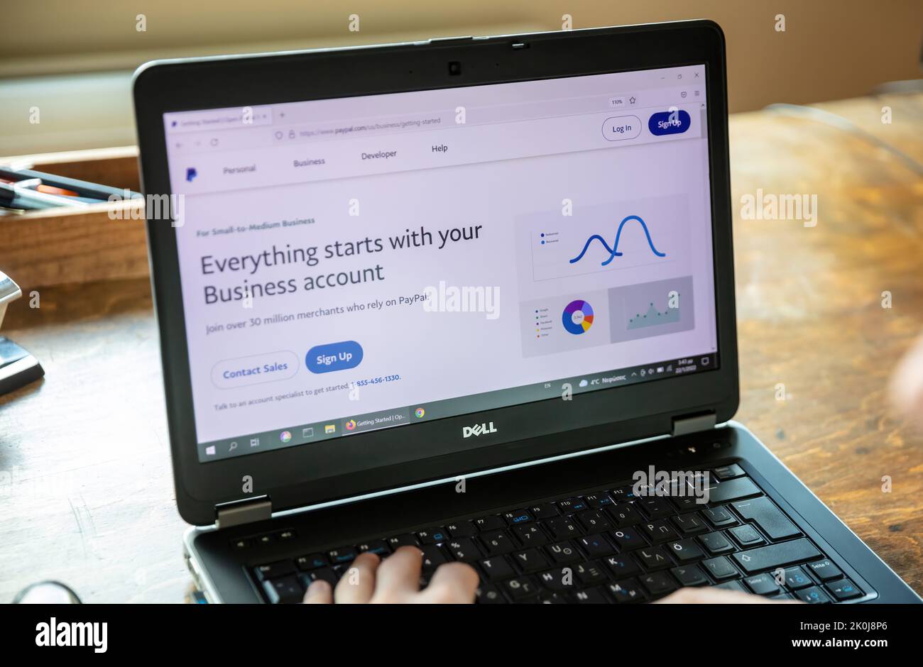 Online banking system hi-res stock photography and images - Alamy