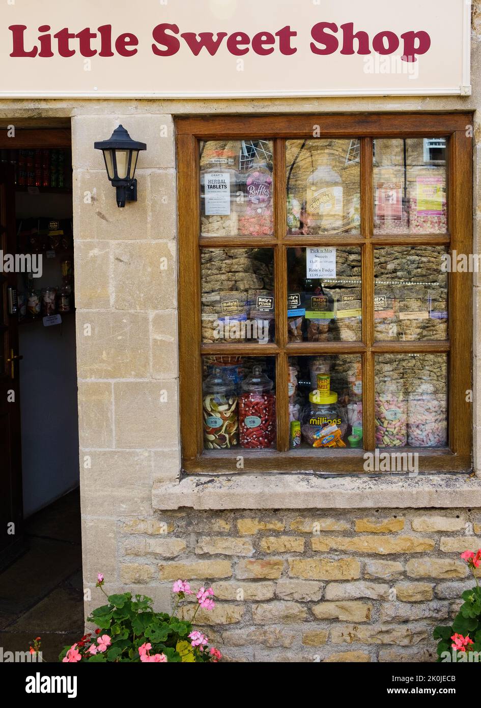 Traditional sweet shop window in Bourton-on-the-Water Stock Photo - Alamy