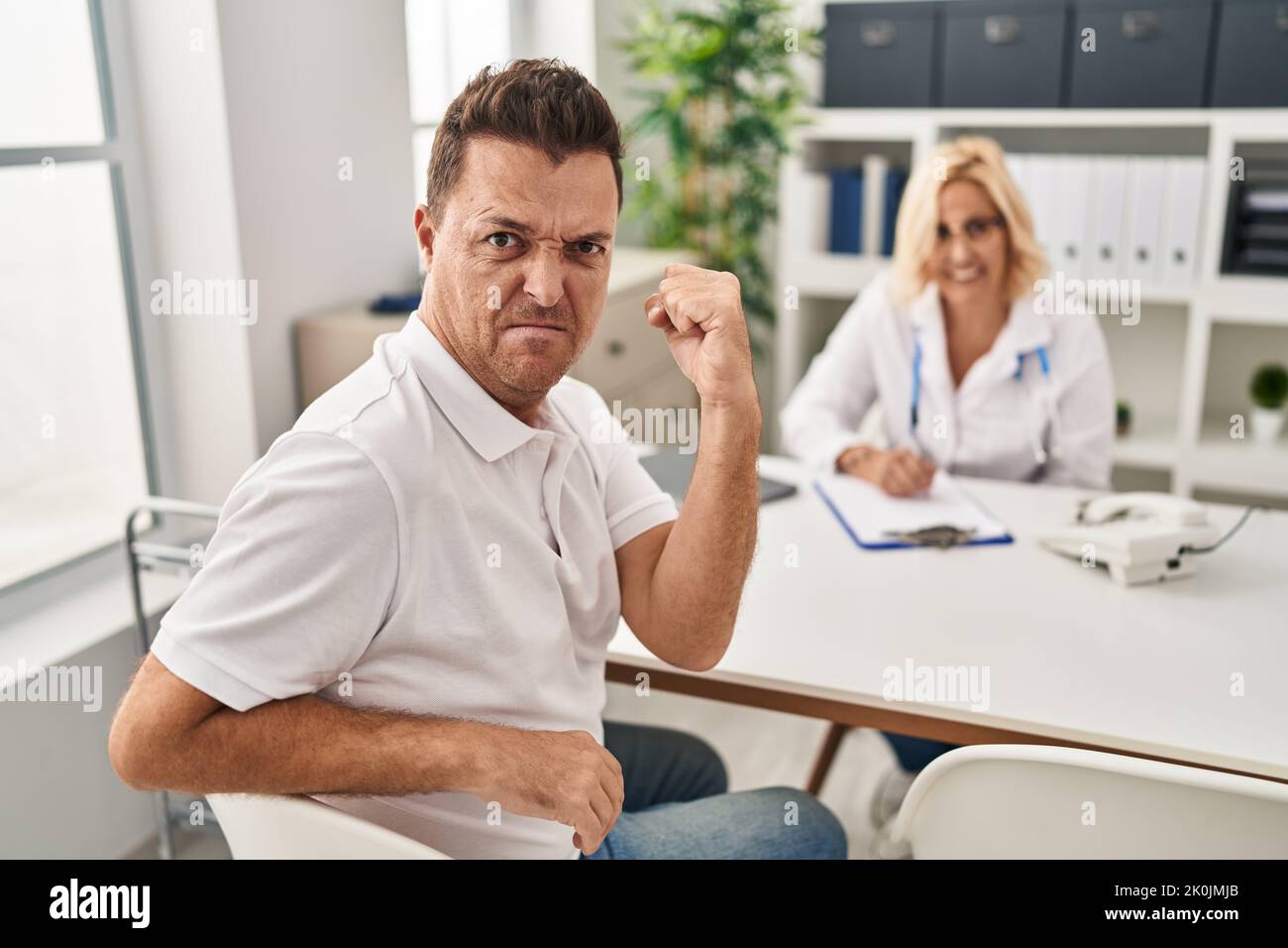 Patient screaming face hospital hi-res stock photography and images - Alamy